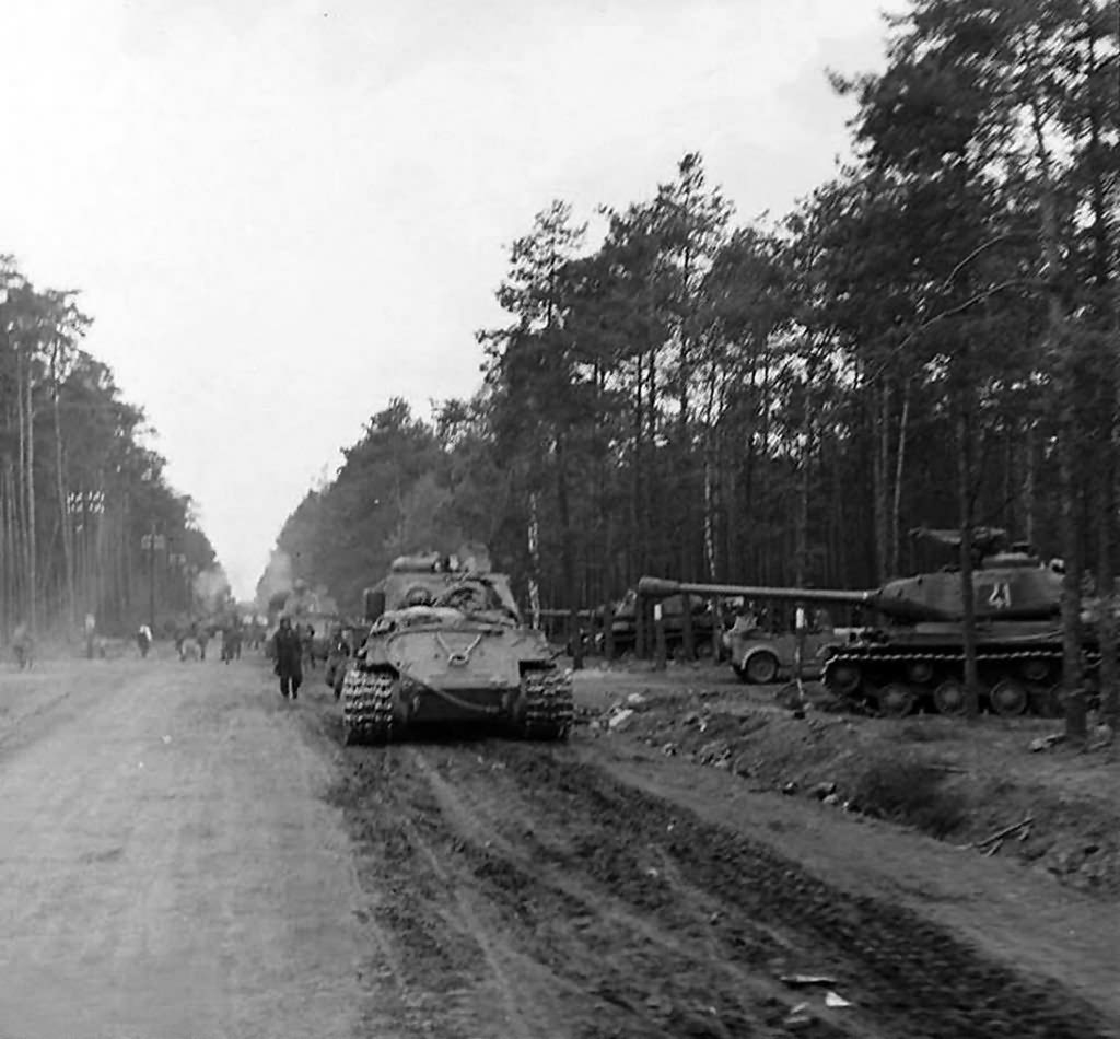 IS-2 - Warphotos.net